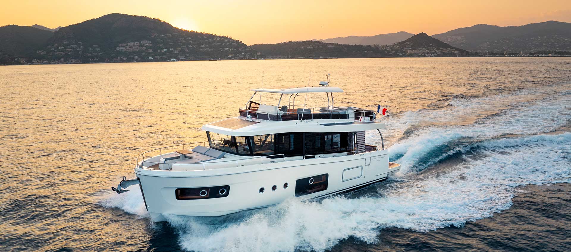 Swift Trawler 54 › BM Yachting